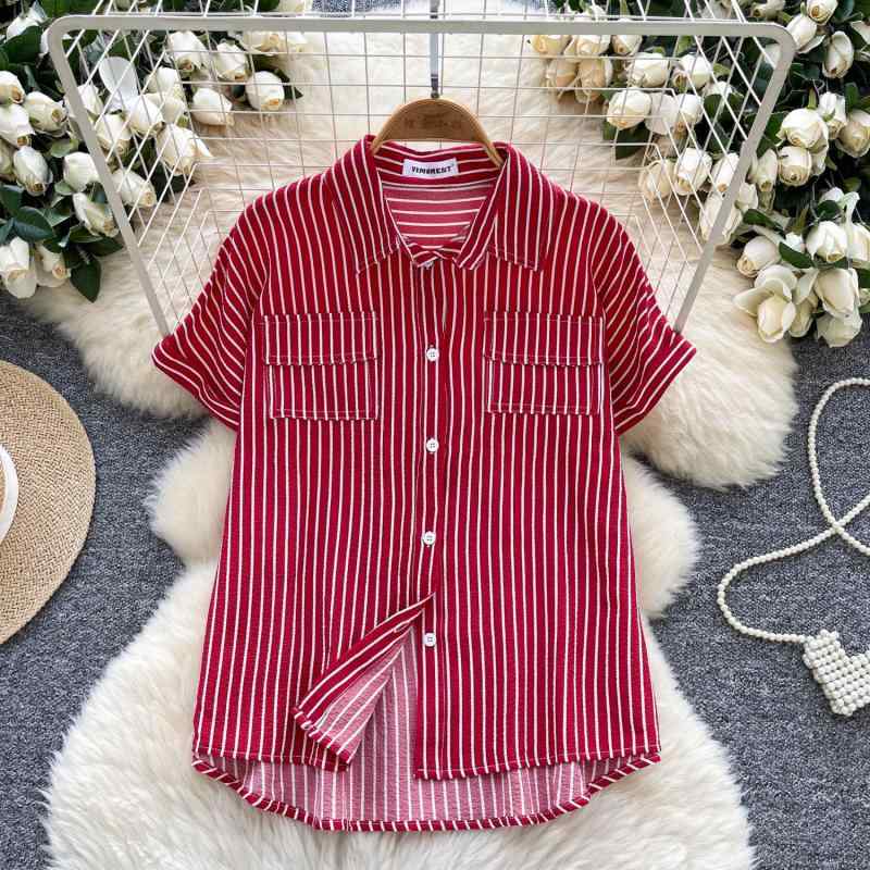 ブラウス レディース 短袖 ストライプ カジュアル シャツ リラックスフィット 上衣・カテゴリ: シャツ・柄: ストライプ/チェック・袖丈: 短袖・ネックライン: ポロ襟・袖型: 通常・着丈: 普通（50cm超～65cm）・・要素: ポケッ...