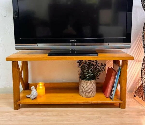 チークの根が魅せるTV台、ベンチにもご活用出来ます！TV台はもとより、オープンラック型のベンチにも使える様に作っております。玄関やリビング、大活躍する商品です！！ナチュラルな素材感を味わえる、洋室にも和室にも映える家具です！収納もできますの...