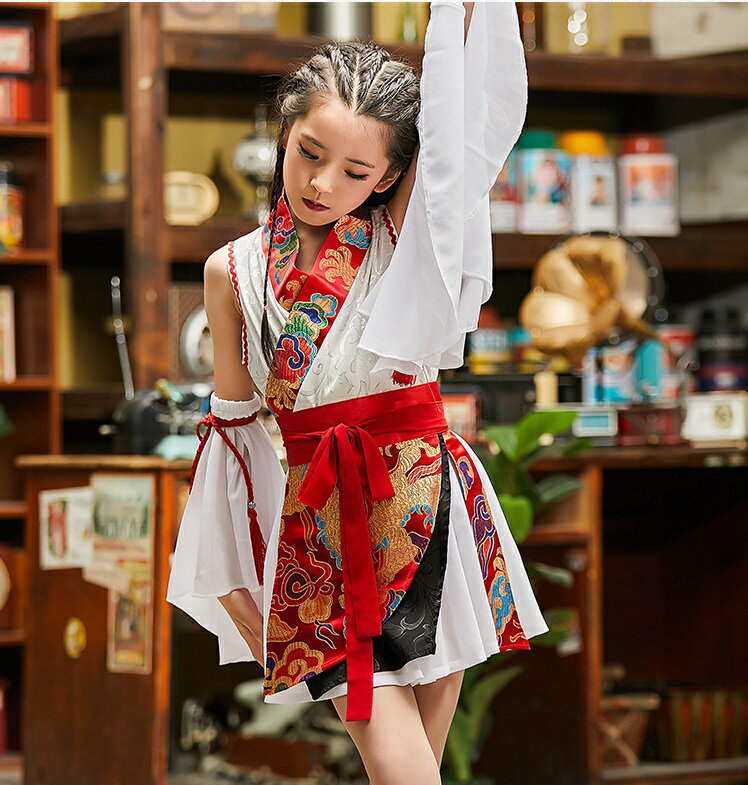 素材・成分：ポリエステル サイズ：画像に参考 フリル付け袖2点、ベルト、衣装、4点セット（紐有り） ■採寸の仕方によってサイズが異なる場合がございますので予めご了承ください。 注意事項 ■海外生産の為、多少のキズ、汚れがある場合がございます...