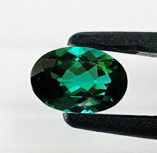商品情報サイズ　重量重量　 4.28ct サイズ　約13.0×8.9×6.0mm 商品についてブラジル産　グリーントルマリンのオーバルカットです。色は深みのあるグリーンで、黄みは強くありません。ルーペで見ると上面にはほとんどキズはなく、裏面...