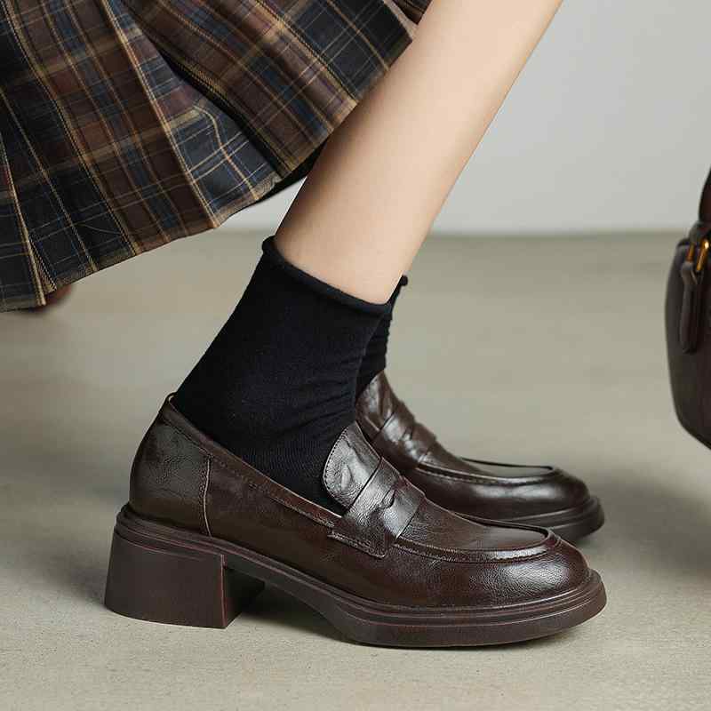 ・色: ブラック, ブラウン・サイズ: 34, 35, 36, 37, 38, 39, 40・トレンド要素: 太めヒール・つま先の形状: ラウンドトゥ・仕入れ区分: 現物・スタイル: カレッジ風・アッパー素材: 羊革・ヒールの高さ: ミドル...
