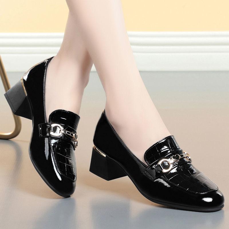 ・カラー: ライトベージュ ヒール4.5cm, ベージュ ヒール4.5cm, ライトブラック ヒール4.5cm, ブラック ヒール4.5cm・サイズ: 35, 36, 37, 38, 39, 40, 41・トレンド要素: 太めヒール・つま先...