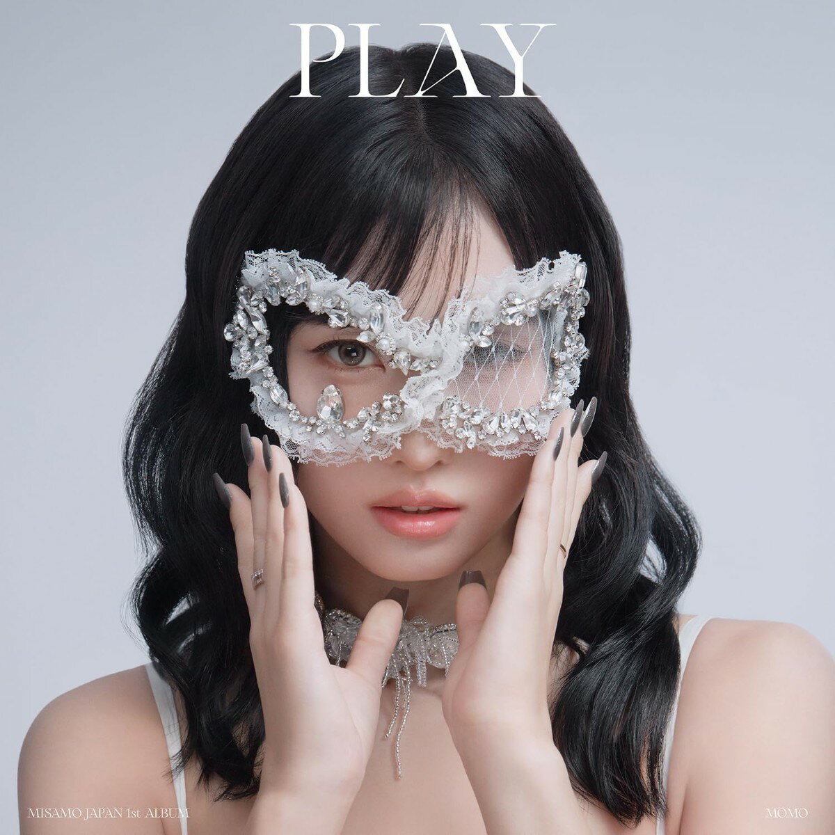 商品説明 『Masterpiece』、『HAUTE COUTURE』に続く、MISAMOの三部作最終章を飾る作品『PLAY』。観客(ONCE)と共に創り上げる、世界にただひとつの舞台に、あなたを招待します。TWICE の日本人メンバーMIN...