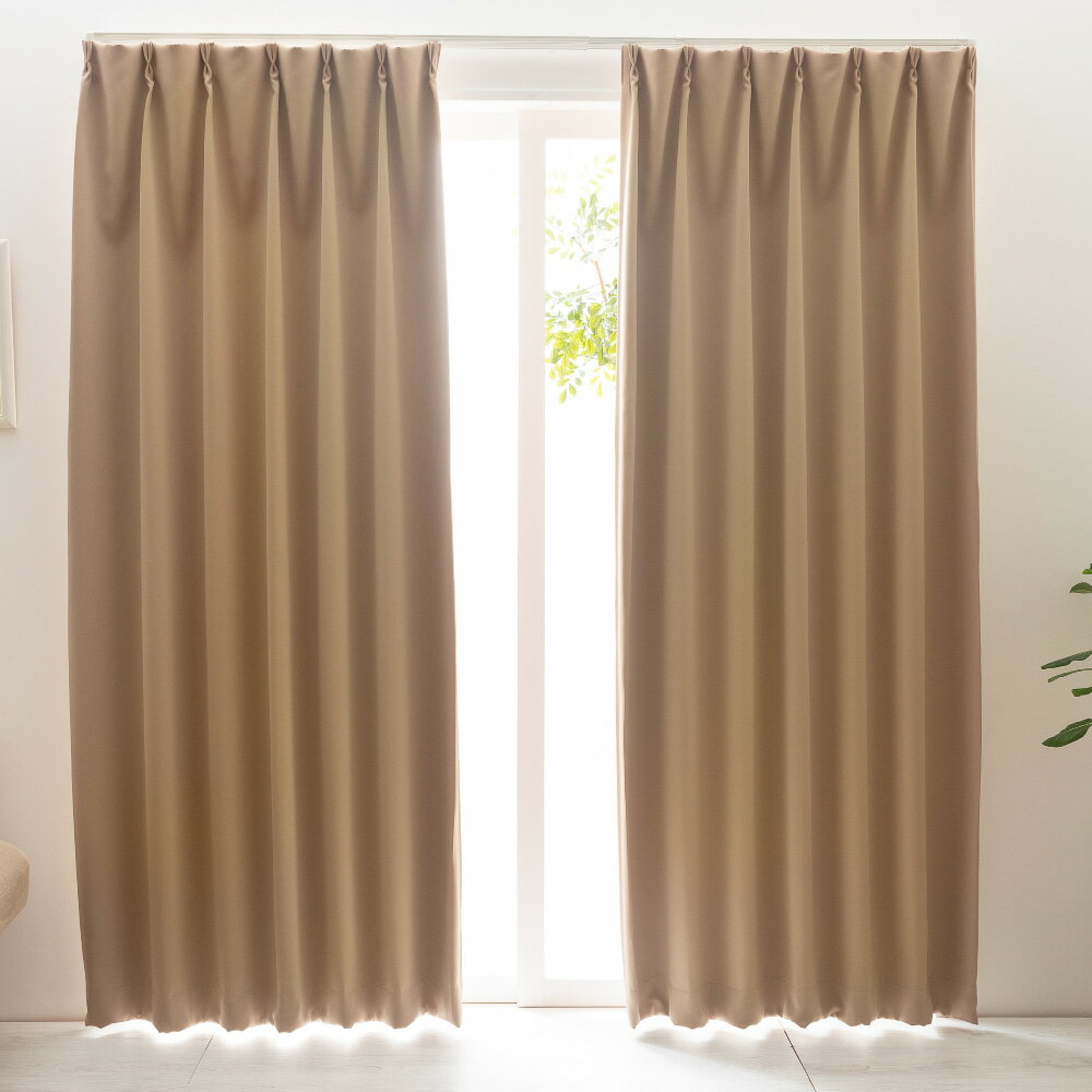 説明安心の防炎加工（防炎ラベル付き）の1級遮光カーテンカラービスケットサイズ幅100cm×丈195cm2枚詳細・防炎ラベル付き ・1.5倍ヒダ ・ポリエステル100％ ・2ツ山プリーツ ・アジャスターBフック ・タッセル付き ・ウオッシャブ...