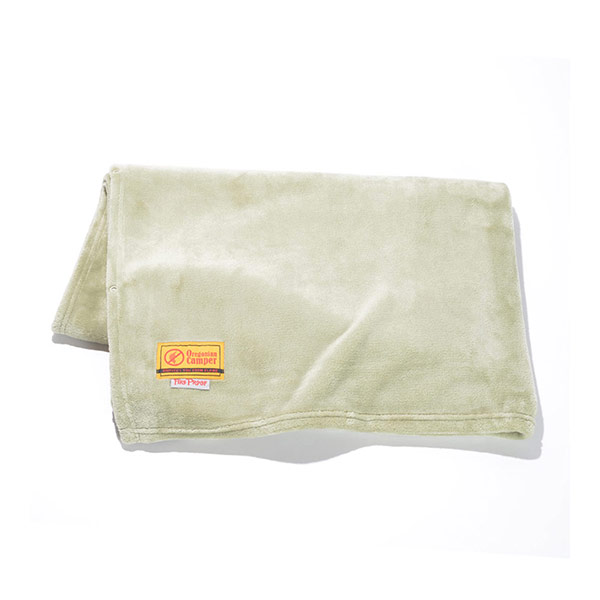 業界初の「燃えない」マイヤー毛布素材を使用したブランケット(Mサイズ)です。肩掛けとしてはもちろん、下半身をすっぽり覆える大きさで、スナップボタンを留めればポンチョとしてもご利用いただけます。 肌寒い季節のアウトドアに欠かせない焚き火やスト...