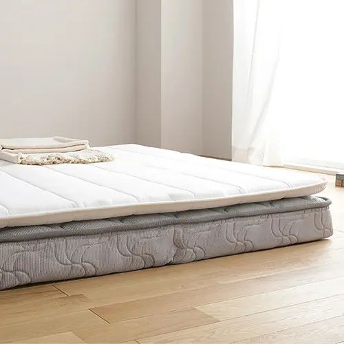 お客様の注目キーワードはこちら！[マットレス ポケットコイル] セミシングル 幅80cm 片面仕様 薄型 低反発 ロール梱包 グレーたっぷりの中綿と耐久性抜群のコイルが心地良く体を支える国産三つ折りポケットコイルマットレス抗菌タイプ。厳しい...