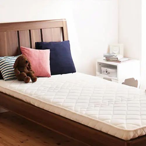 お客様の注目キーワードはこちら！セミシングルベッド マットレス 薄型 軽量 コンパクト 長さが短い当マットレスシリーズはコイルを一から設計し、子どもの睡眠環境を考えて開発されたこだわりの安眠マットレスです。こちらは身体を点で支えるポケットコ...