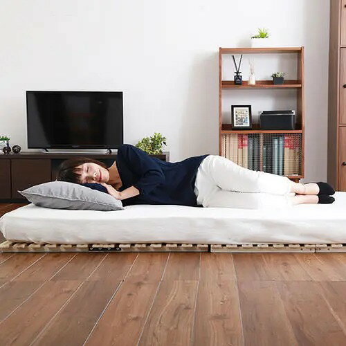お客様の注目キーワードはこちら！[ベッド シングル] 幅96cm すのこ ヘッドレス 天然木使用 コンパクト 頑丈 敷布団対応ベッド 低ホルムアルデヒド梅雨の季節も冬の結露もこれで安心。今お使いの布団の下に敷くだけですぐに湿気対策が出来る、...