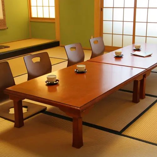 お客様の注目キーワードはこちら！正統派座卓 和室に映えるオークを使った高級感のあるデザイン 折脚和風座卓和室のための本格的な座卓をお探しの方にはこちらの座卓がおすすめ。高級感のあるオーク材を使った上品なデザインです。来客のおもてなしにぴった...