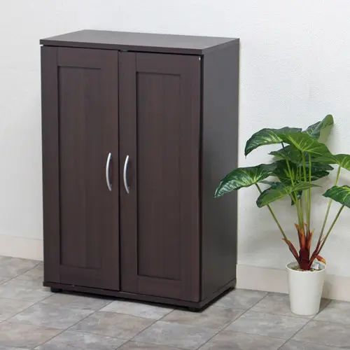 お客様の注目キーワードはこちら！お家のエントランスを美しく整える シューズラック ブラウン人が出入りする玄関はいつも綺麗にしておきたい場所。出しっぱなしの靴から溢れる生活感をすっきりと隠し、玄関を美しく整えます。コンパクトなサイズ感なのでス...