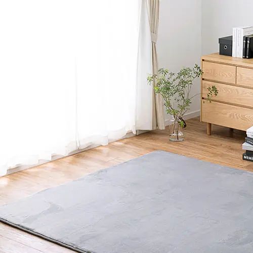 お客様の注目キーワードはこちら！[185×240] メレンゲタッチの洗える低反発ラグ 撥水機能付き グレー畳やフローリングの床は、足裏に硬さを感じたり冬場は冷たく感じる方も多いと思いますが、このラグははそんな方におすすめの商品です。25mm...