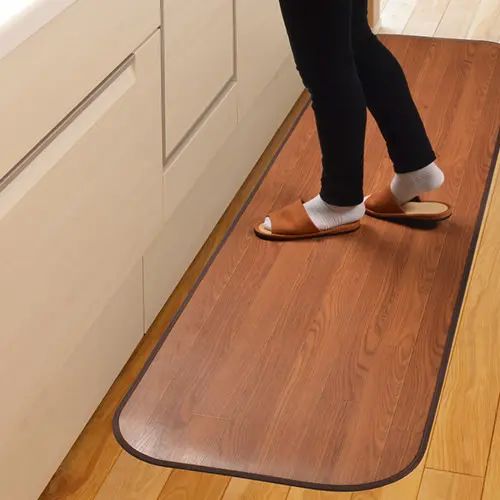 お客様の注目キーワードはこちら！[60×150] いつも清潔に 消臭加工付き 木目調フリーマット ブラウンこちらは「nioclean(ニオクリン)マットシリーズ」として、消臭・抗菌・撥水効果に優れたマットになります。ニオイをクリーンに、とい...