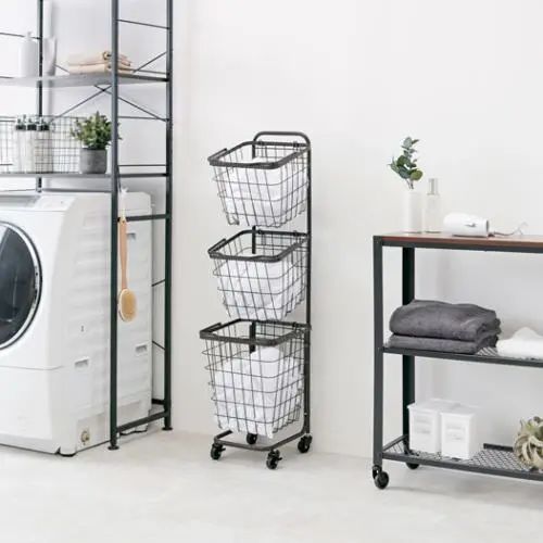 お客様の注目キーワードはこちら！洗濯時間をより効率的にできる 3段ランドリーラック (角型/ダークブラウン)こちらの「3段ランドリーラック」は、3つのバスケットを持つランドリーラックです。バスケットが一つの場合、白い服や色柄物、汚れた服など...