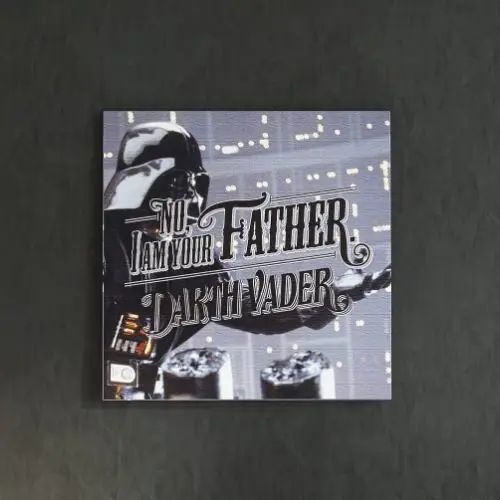 お客様の注目キーワードはこちら！[30×30] 【スターウォーズ】「ダース・ベイダー」のファブリックボード世界的ヒット作「スターウォーズ」に登場する、ダース・ベイダーの横顔がかっこよくデザインされたファブリックボードです。グレーの背景に、黒...