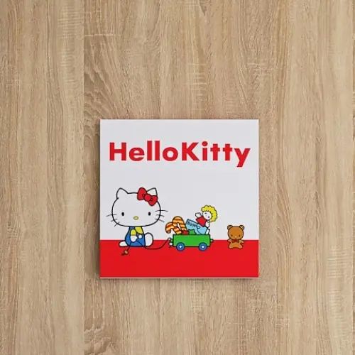 お客様の注目キーワードはこちら！[30×30] レトロ可愛い 【ハローキティ】キティちゃんの壁掛けインテリア白い背景にぱっと映えるトレードマークの赤いリボンが愛らしいキティちゃんと、いつも一緒に過ごせる壁掛けインテリアです。リボンの色と同じ...