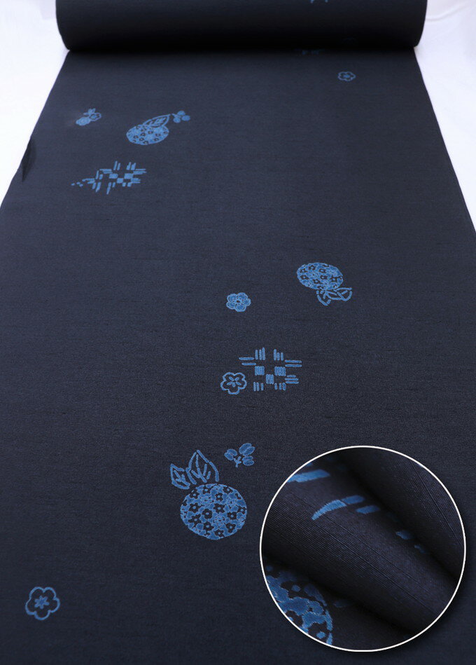 ←クリックで写真を拡大 商品情報 着尺 ポリエステル 扱いやすいポリエステルの小紋着尺です。 お手入れも、ネットに入れて洗うことができます。 長さ約11.5m〜12.5m 幅約36〜38cm 価格は生地（反物）のみの価格です。お仕立て代等は...