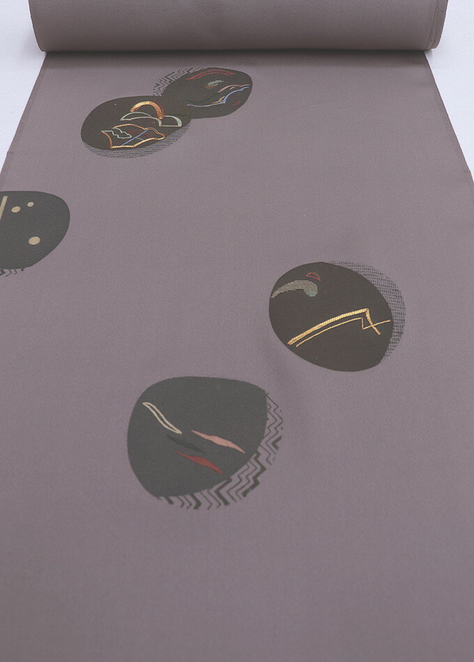 ←クリックで写真を拡大 商品情報 附下 新古品 長さ約12.5m 幅約37.0cm～ 価格は生地（反物）のみの価格です。お仕立て代等は含まれておりません。 お仕立ては時期、素材等によって値段が変動しますので、お問合せ下さい。 ご質問等ありま...