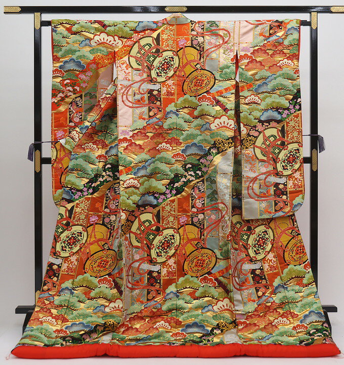 礼装として、成人式や謝恩会、披露宴やパーティーなどでご着用いただけます。 ※お使いのモニター等により実物と色味や質感が違って見える場合がございます。 作業に使用しているモニターの色温度は6500Kです。 パソコンやスマホによっては実際の色と...