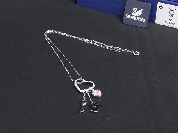 商品情報 ブランド名 SWAROVSKI スワロフスキー 状態ランク Sランク(未使用品) ライン カラーシルバー系×ピンク系 素材 サイズ 全長:約44cmトップ:W 約2.2cm H 約1.9cm ポケット 付属品画像内にあるものが全て...