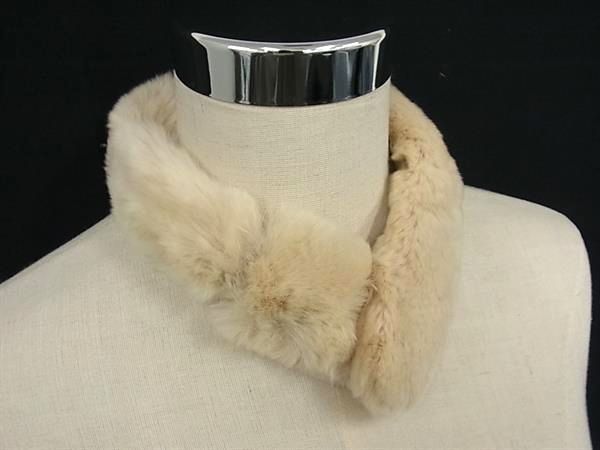 商品情報 ブランド名 FURART ファーアート 状態ランク Sランク(未使用品) ライン カラーベージュ系 素材 レッキスファー サイズ 全長 約52cm　幅 約6cm ポケット 付属品画像内にあるものが全てになります シリアル及び刻印 ...