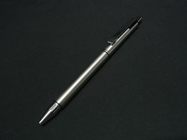 商品情報 ブランド名 PILOT パイロット 状態ランク ABランク(美品) ライン カラーシルバー系 素材 サイズ 全長:約12.3cm ポケット 付属品画像内にあるものが全てになります シリアル及び刻印 状態使用感　擦れ　小傷筆記未確認...