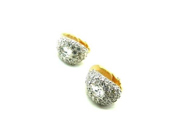 商品情報 ブランド名 SWAROVSKI スワロフスキー 状態ランク ABランク ライン カラーゴールド系 素材 サイズ W 約1.1cm　H 約1.7cm ポケット 付属品画像内にあるものが全てになります シリアル及び刻印 状態使用感　擦...