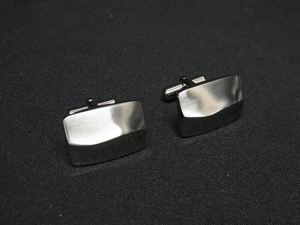 商品情報 ブランド名 状態ランク ABランク(美品) ライン カラーシルバー系 素材 SV925 サイズ(cm) W 約2.0cm　H 約1.5cm サイズ(inch) W 約0.79inch　H 約0.59inch ポケット 付属品画像内...
