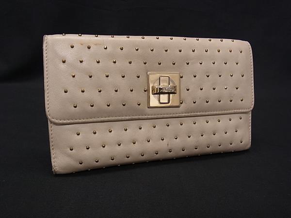 商品情報 ブランド名 BALLY バリー 状態ランク Bランク ライン カラーライトベージュ系 素材 レザー サイズ(cm) W 約18cm　H 約10cm　D 約2cm サイズ(inch) W 約7.09inch　H 約3.94inch　...