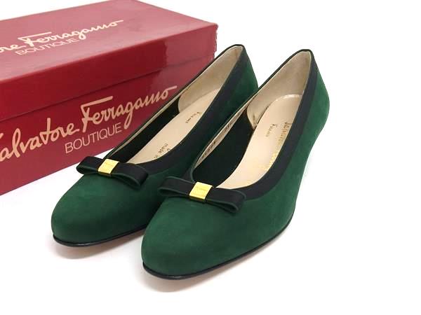 商品情報 ブランド名 Salvatore Ferragamo フェラガモ 状態ランク Aランク(極美品) ライン カラーグリーン系 素材 ヌバック サイズ 表記サイズ:6 (日本サイズ 約23.5cm)実寸：アウトソール 約26.5cm　ヒ...