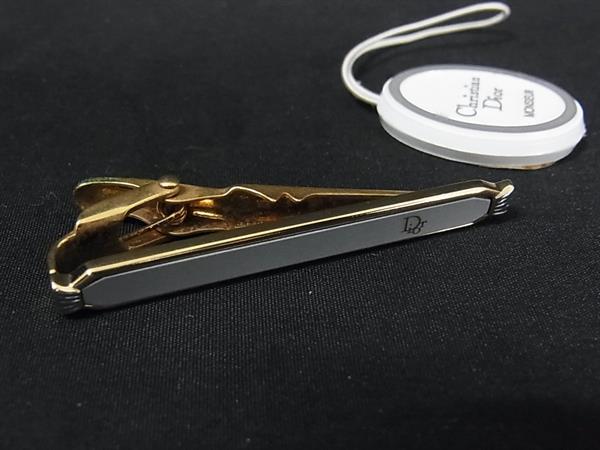 商品情報 ブランド名 ChristianDior クリスチャンディオール 状態ランク Bランク ライン カラーゴールド系×ホワイト系 素材 サイズ 全長:約5cm ポケット 付属品画像内にあるものが全てになります シリアル及び刻印 状態使用...