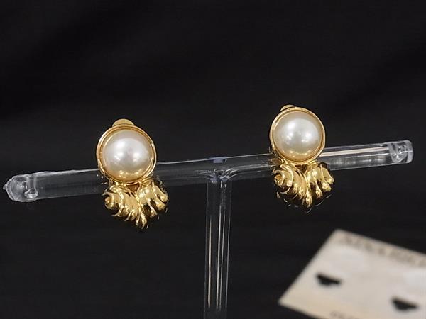 商品情報 ブランド名 NINA RICCI ニナリッチ 状態ランク Aランク(美品) ライン カラーゴールド系×アイボリー系 素材 サイズ(cm) W 約1.3cm　H 約2cm サイズ(inch) ポケット 付属品画像内にあるものが全てに...