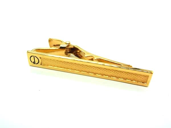 商品情報 ブランド名 dunhill ダンヒル 状態ランク Aランク(美品) ライン カラーゴールド系 素材 サイズ 全長:約5cm ポケット 付属品画像内にあるものが全てになります シリアル及び刻印 状態使用感小　汚れ小　小傷くすみ小 □...