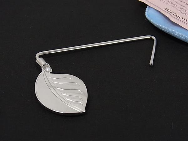 商品情報 ブランド名 MIKIMOTO ミキモト 状態ランク SAランク(新品同様) ライン カラーシルバー系 素材 サイズ(cm) 全長:約9cmパール 約4mm サイズ(inch) ポケット 付属品画像内にあるものが全てになります シリ...
