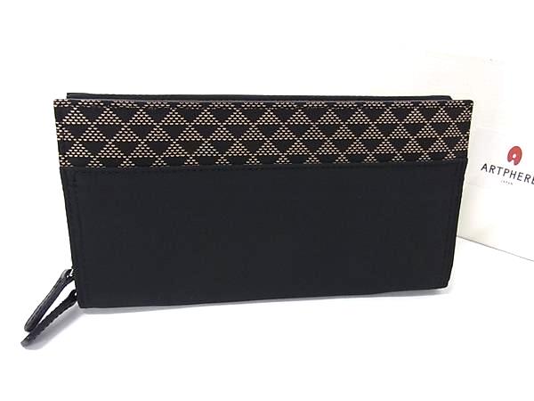 商品情報 ブランド名 ARTPHERE アートフィアー 状態ランク Sランク(未使用品) ライン カラーブラック系 素材 ナイロン×鹿革 サイズ W 約21cm　H 約11cm　D 約2cm ポケット中 ポケット×3　札入れ×2　小銭入れ×...