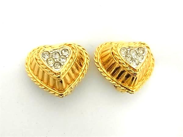 商品情報 ブランド名 NINA RICCI ニナリッチ 状態ランク ABランク(美品) ライン カラーゴールド系 素材 サイズ W 約2.5cm　H 約2.4cm ポケット 付属品画像内にあるものが全てになります シリアル及び刻印 状態使用...