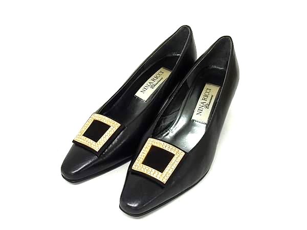 商品情報 ブランド名 NINA RICCI ニナリッチ 状態ランク BCランク ライン カラーブラック系 素材 レザー サイズ(cm) 表記サイズ:34 1/2(日本サイズ約21.5cm)実寸:アウトソール 約24cm　ヒールの高さ 約4c...