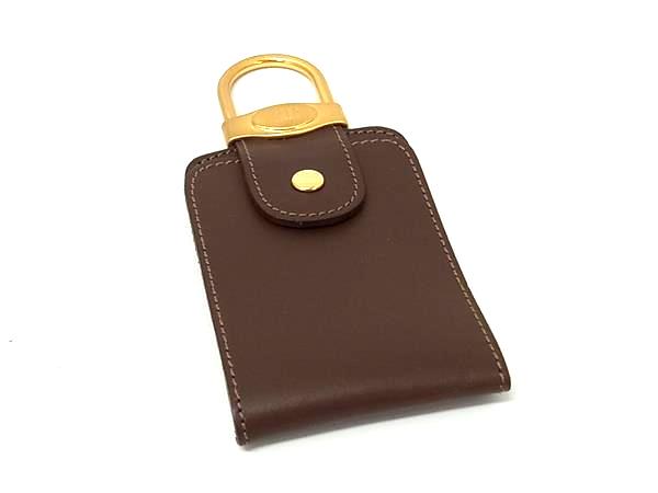 商品情報 ブランド名 dunhill ダンヒル 状態ランク ABランク(美品) ライン カラーブラウン系 素材 レザー サイズ(cm) W 約6.5cm　H 約14cm　D 約0.5cm サイズ(inch) W 約2.56inch　H 約5...