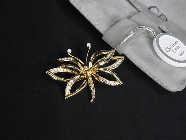 商品情報 ブランド名 ChristianDior クリスチャンディオール 状態ランク Aランク(極美品) ライン カラーゴールド系 素材 サイズ(cm) W 約5cm　H 約3.5cm サイズ(inch) W 約1.97inch　H 約1....
