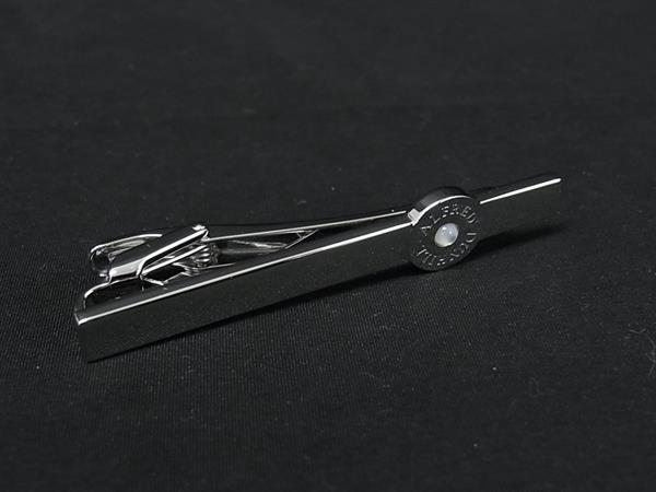 商品情報 ブランド名 dunhill ダンヒル 状態ランク Sランク(未使用品) ライン カラーシルバー系 素材 SV925 サイズ(cm) 全長:約6cm サイズ(inch) 全長:約2.36inch ポケット 付属品画像内にあるものが全...