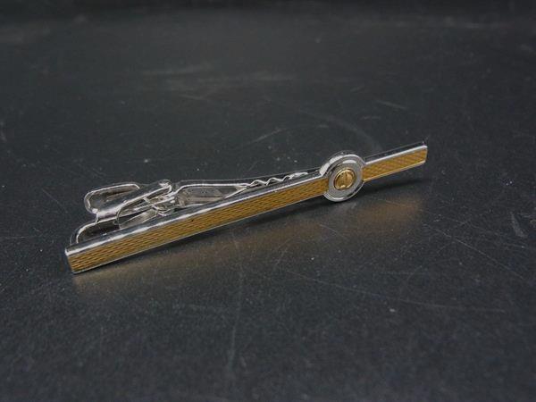 商品情報 ブランド名 dunhill ダンヒル 状態ランク ABランク ライン カラーシルバー系×ゴールド系 素材 サイズ(cm) 全長:約6cm サイズ(inch) ポケット 付属品画像内にあるものが全てになります シリアル及び刻印 状態...