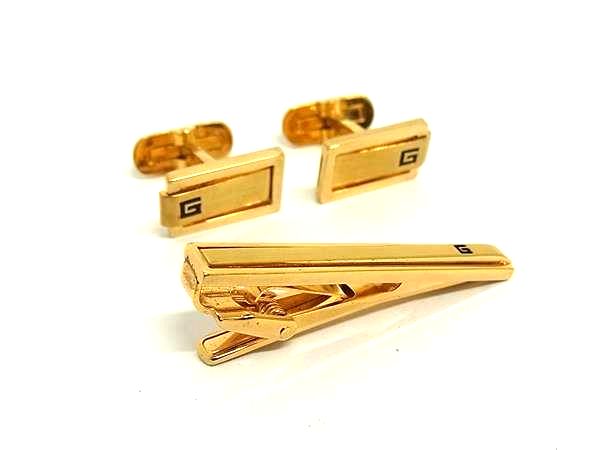 商品情報 ブランド名 GIVENCHY ジバンシィ 状態ランク ABランク(美品) ライン カラーゴールド系 素材 サイズ(cm) カフスボタン：W 約1.7cm　H 約1.2cmタイピン：全長 約4.5cm　幅 約0.5cm サイズ(in...