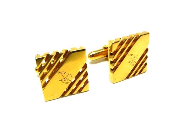 商品情報 ブランド名 ChristianDior クリスチャンディオール 状態ランク ABランク(美品) ライン カラーゴールド系 素材 サイズ(cm) W 約1.5cm　H 約1.5cm サイズ(inch) ポケット 付属品画像内にあるも...