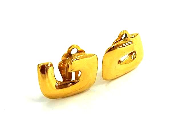 商品情報 ブランド名 GIVENCHY ジバンシィ 状態ランク ABランク(美品) ライン カラーゴールド系 素材 サイズ W 約2.1cm　H 約2.1cm ポケット 付属品画像内にあるものが全てになります シリアル及び刻印 状態使用感　...