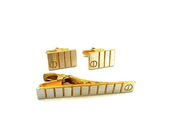 商品情報 ブランド名 ChristianDior ディオール 状態ランク Bランク ライン カラーシルバー系 素材 サイズ カフス：W 約1.8cm　H 約1.1cmタイピン：全長 約5.3cm ポケット 付属品画像内にあるものが全てになり...