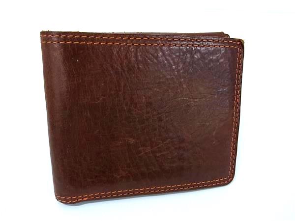 商品情報 ブランド名 BAGGY PORT バギーポート 状態ランク Bランク ライン カラーブラウン系 素材 レザー サイズ W 約11.5cm　H 約9.5cm　D 約2cm ポケット中 ポケット×1　札入れ×2　小銭入れ×1　カード入...