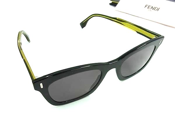 商品情報 ブランド名 FENDI フェンディ 状態ランク SAランク(新品同様) ライン カラーブラック系×クリアイエロー系×レンズ クリアブラック系 素材 サイズ(cm) フレーム 約14.5cm　テンプル 約15cm　レンズ 縦 約4c...