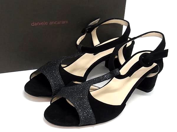 商品情報 ブランド名 daniele ancarani ダニエル アンカラーニ 状態ランク Aランク(美品) ライン カラーブラック系 素材 スエード サイズ 表記サイズ:36 1/2 (日本サイズ 約23.5cm)実寸:アウトソール 約2...