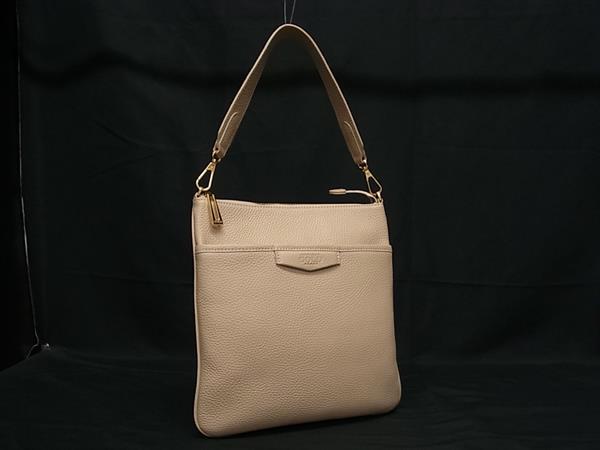 商品情報 ブランド名 COCOCELUX GOLD ココセリュックスゴールド 状態ランク Sランク(展示品) ライン カラーピンクベージュ系 素材 レザー サイズ(cm) W 約26cm　H 約27.5cm　D 約3cm サイズ(inch)...