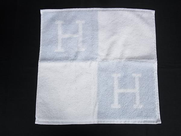 商品情報 ブランド名 HERMES エルメス 状態ランク Aランク(美品) ライン カラーブルー系×ホワイト系 素材 コットン100% サイズ(cm) W 約33.5cm　H 約33cm サイズ(inch) ポケット 付属品画像内にあるもの...