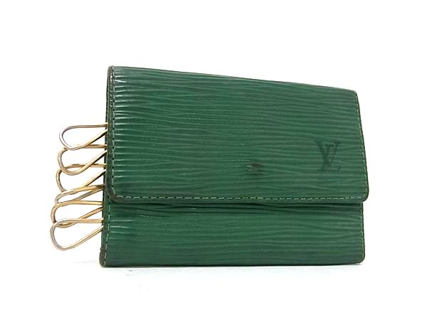 商品情報 ブランド名 LOUIS VUITTON ルイヴィトン 状態ランク BCランク ラインエピ カラーボルネオグリーン 素材 サイズ(cm) W 約10.5cm　H 約7cm　D 約1cm サイズ(inch) W 約4.13inch　H...